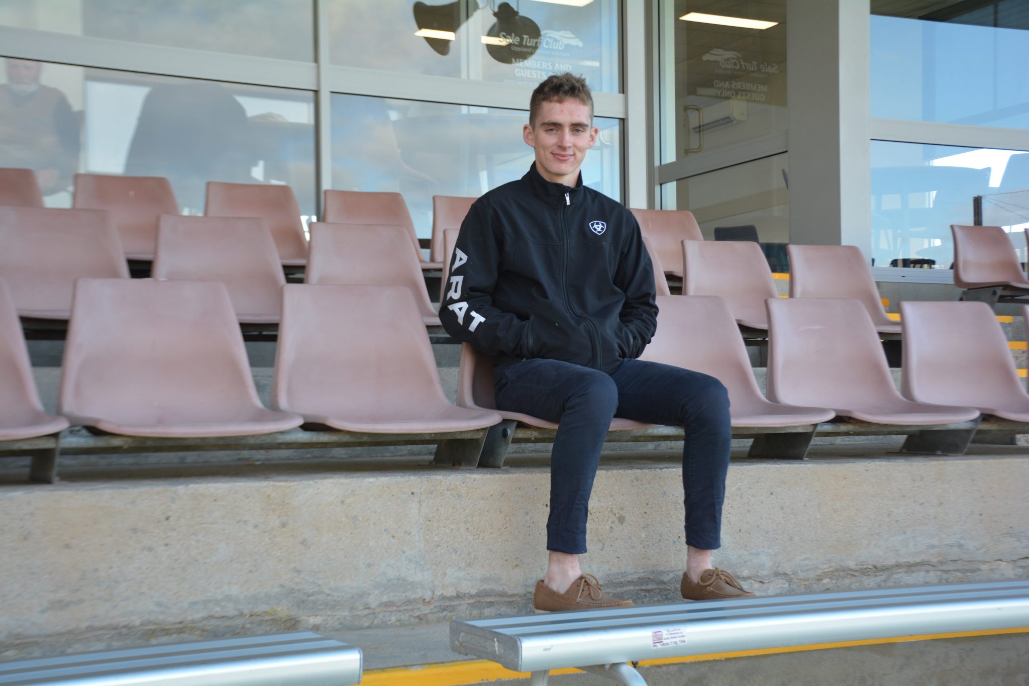 Jumps jockey's journey | Gippsland Times