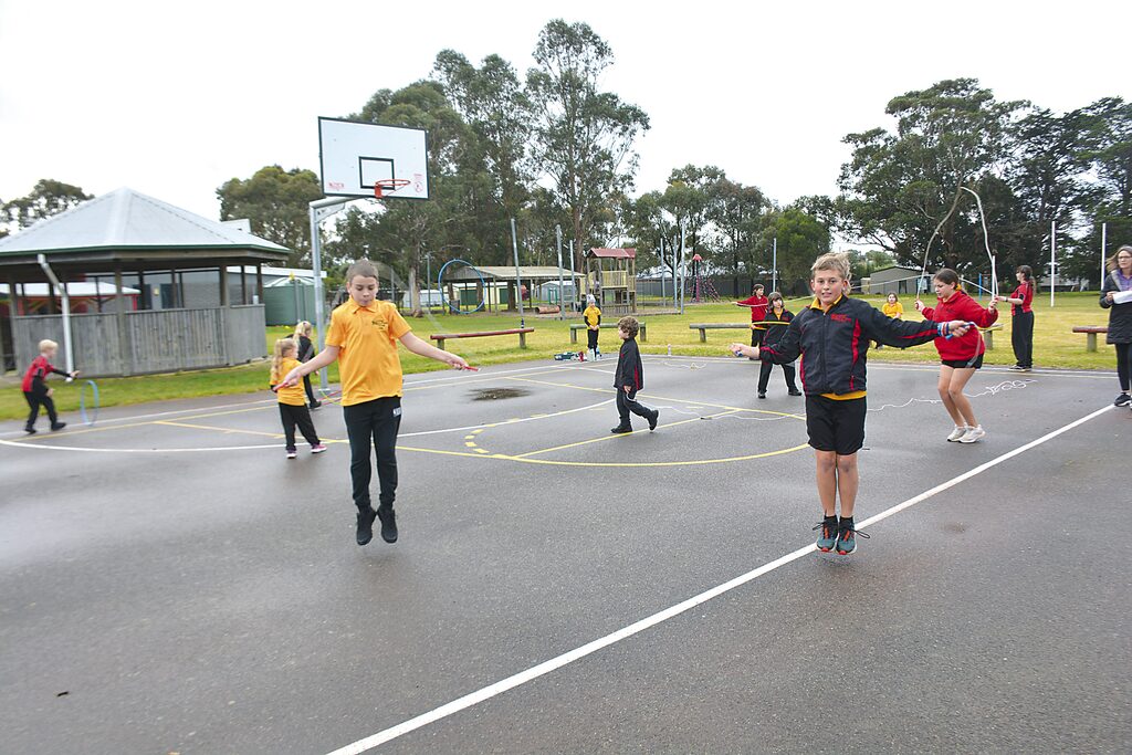Stratford Primary jump for hearts | Gippsland Times