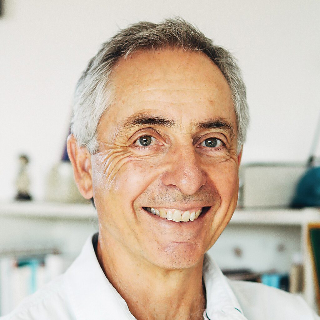 Crowded hours for One Curious Doctor | Gippsland Times