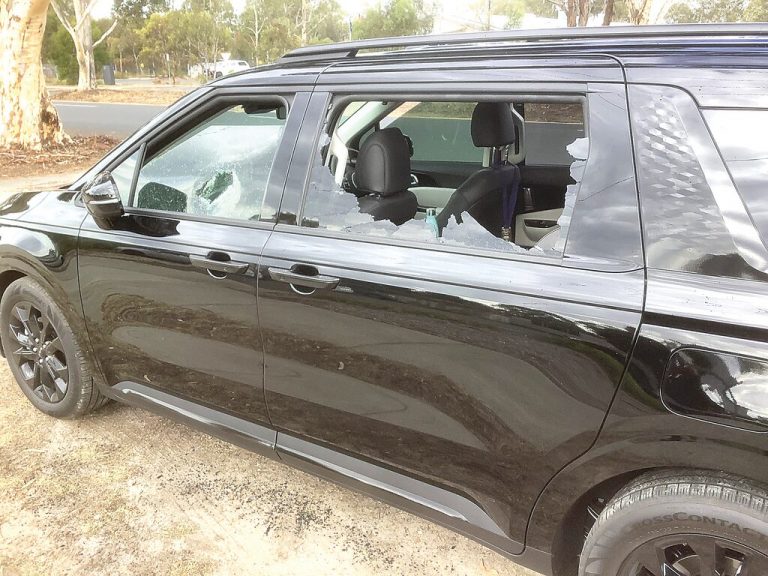SUV smashed in Heyfield | Gippsland Times