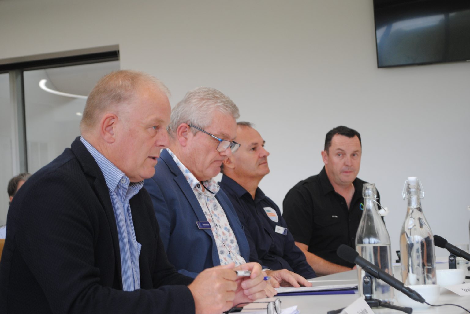 Banks lambasted in senate hearing | Gippsland Times