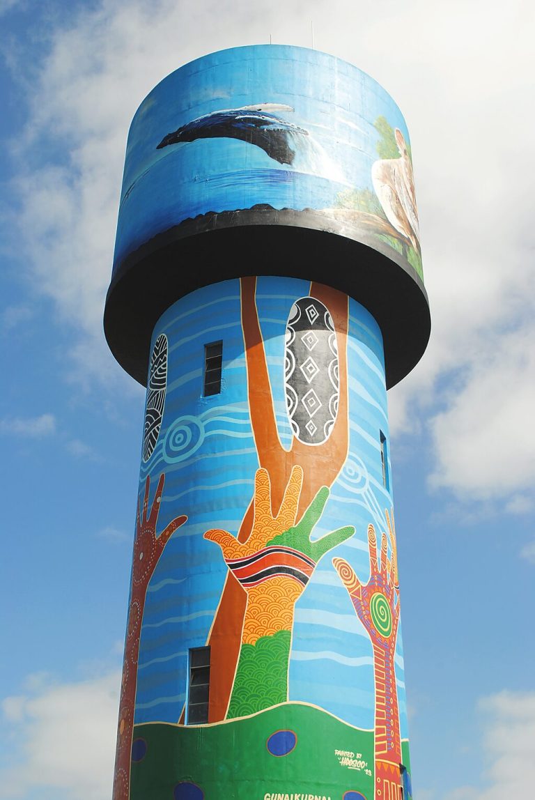 The Yarram Water Tower Mural is big, bright, blue and beautiful | Gippsland Times