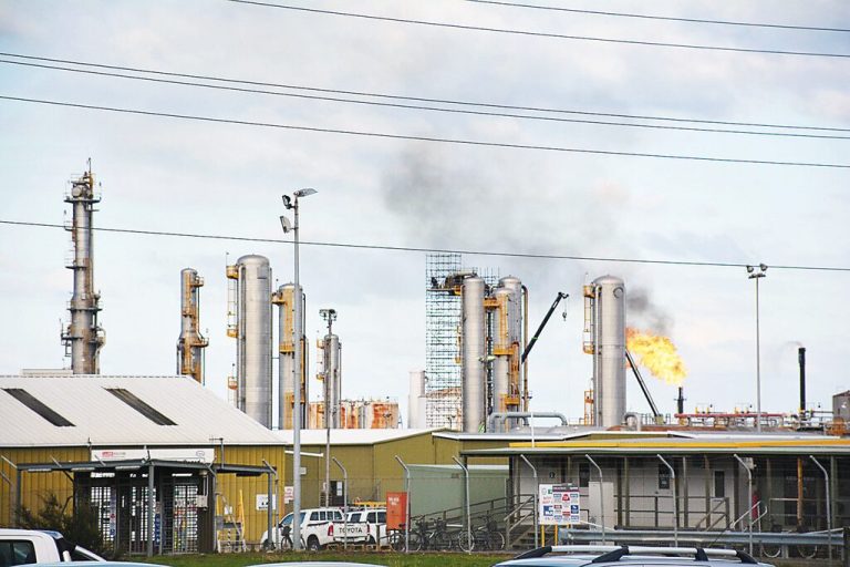 Esso's costly battle to remove infrastructure from Bass Strait ...