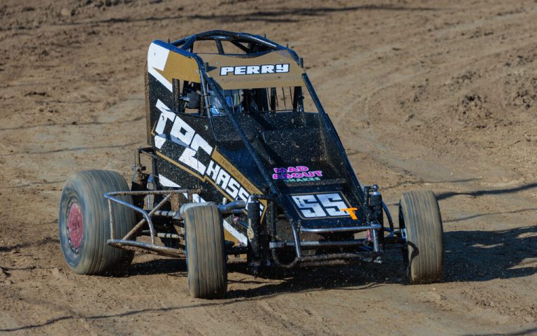 Perry, Allen win features at Bairnsdale Speedway | Gippsland Times